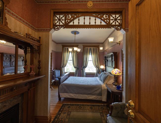 Rise & Dine: Bellevue inn blends history, comfort, theatrical flair ...