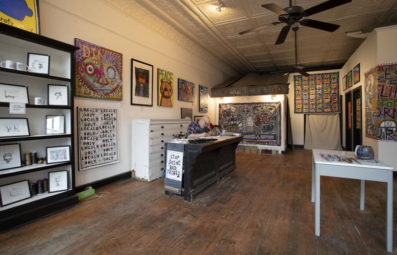 Local artist expresses his journey, helps others with mental illness ...