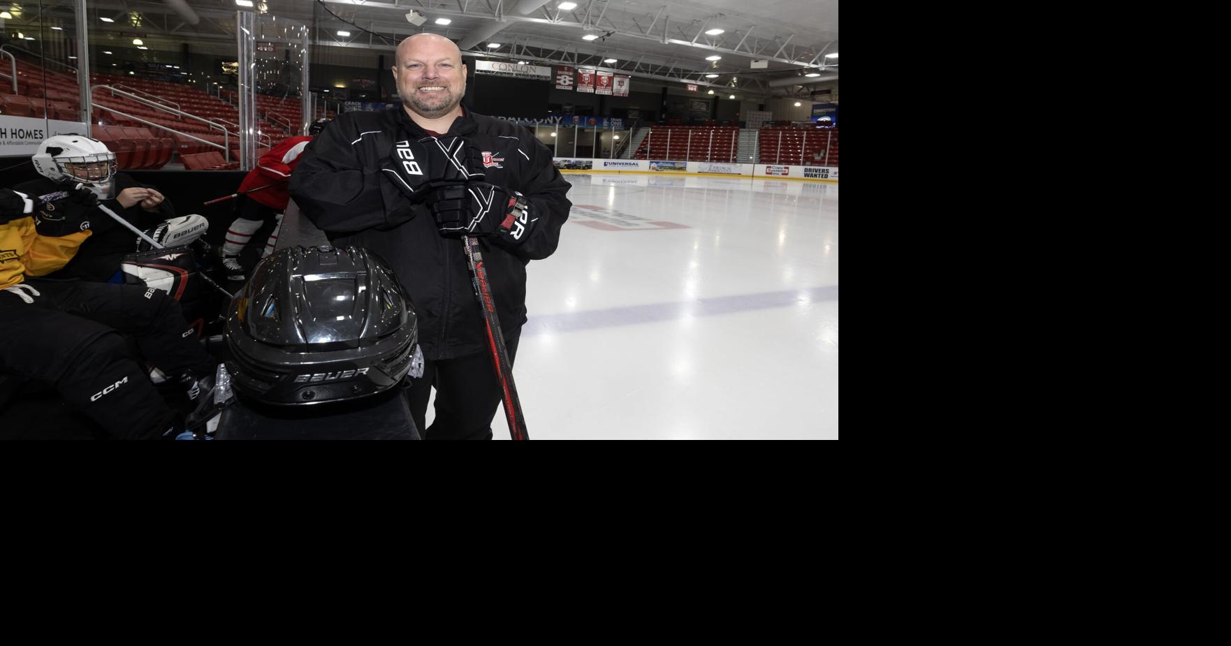 Volunteer coach helps Dubuque youth hockey season kick off | Tri-state ...