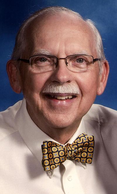 Robert E. Gomoll | Obituaries Dubuque | telegraphherald.com