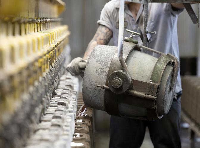 Dubuque chamber provides peek inside local manufacturing facilities ...