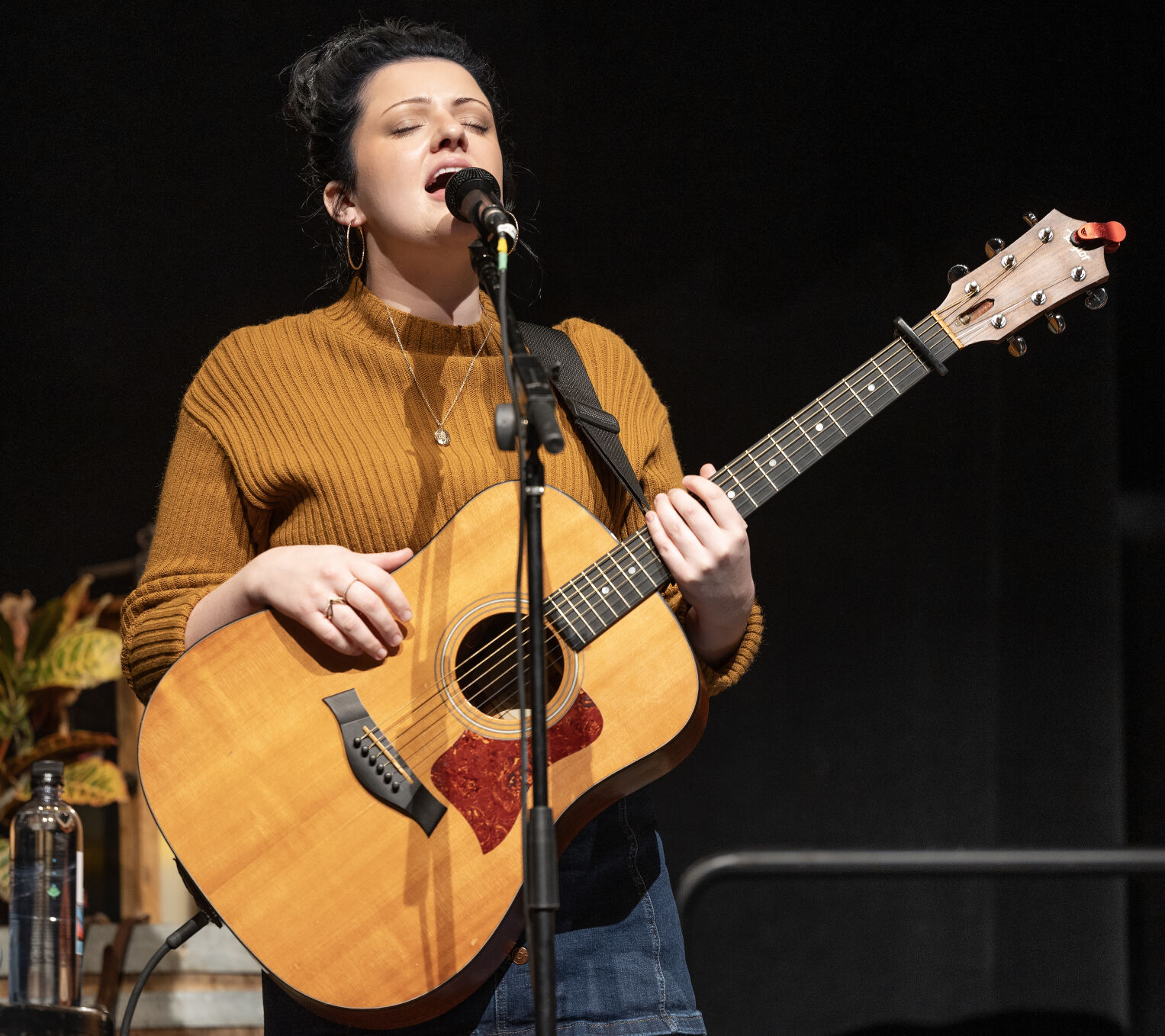 Maddie Poppe, fashion featured at Her Night Out in Dubuque | Tri-state ...