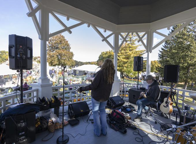 Crowds 'celebrate fall' at annual Galena Country Fair | Tri-state News ...