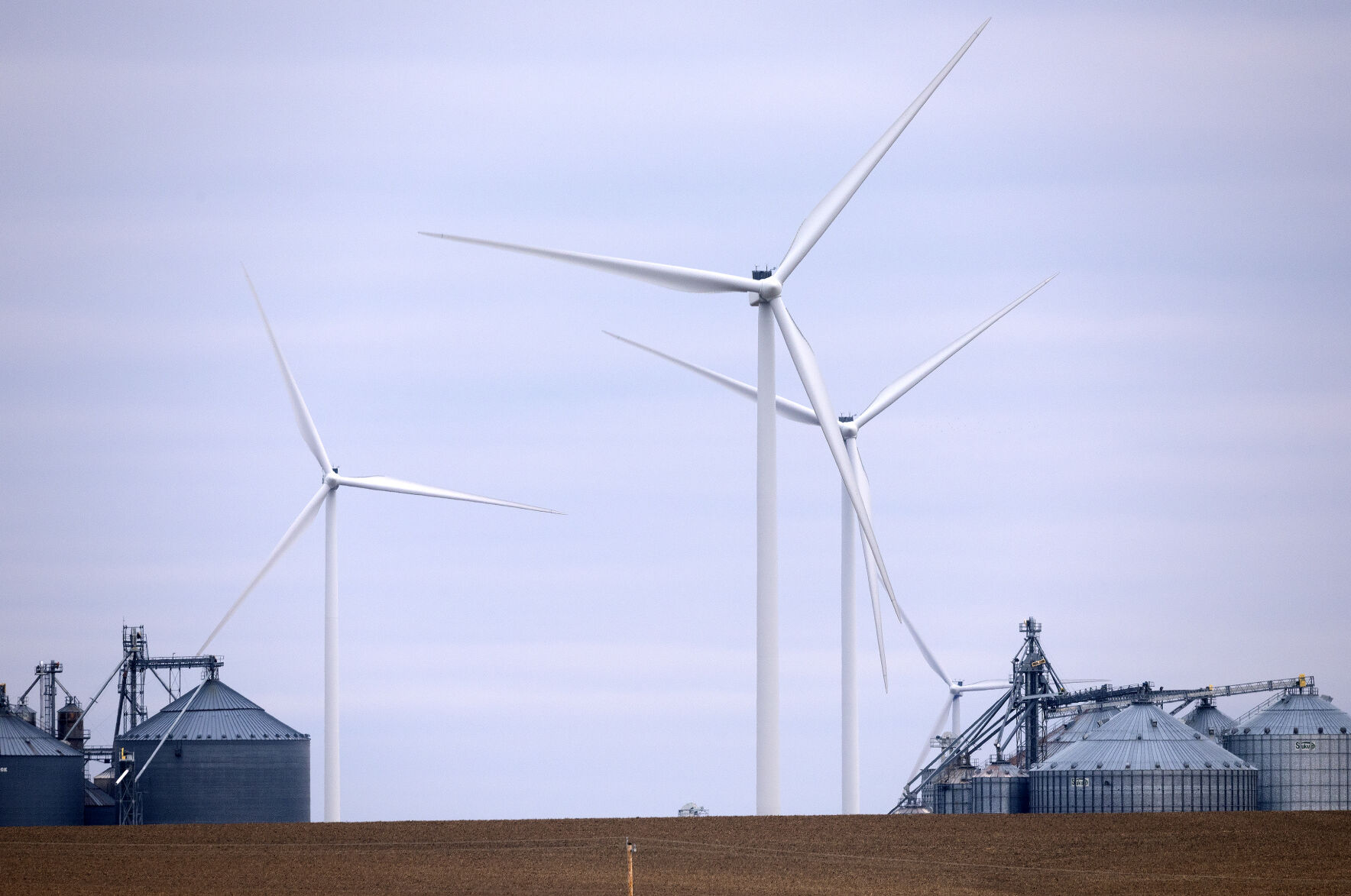 Interest in wind farms picks up in southwest Wisconsin as opposition ...