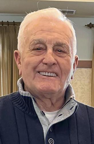 Roland N. Stecklein | Obituaries Dubuque | telegraphherald.com