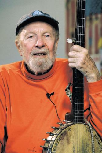 Folk singer, activist Pete Seeger dies | Features | telegraphherald.com