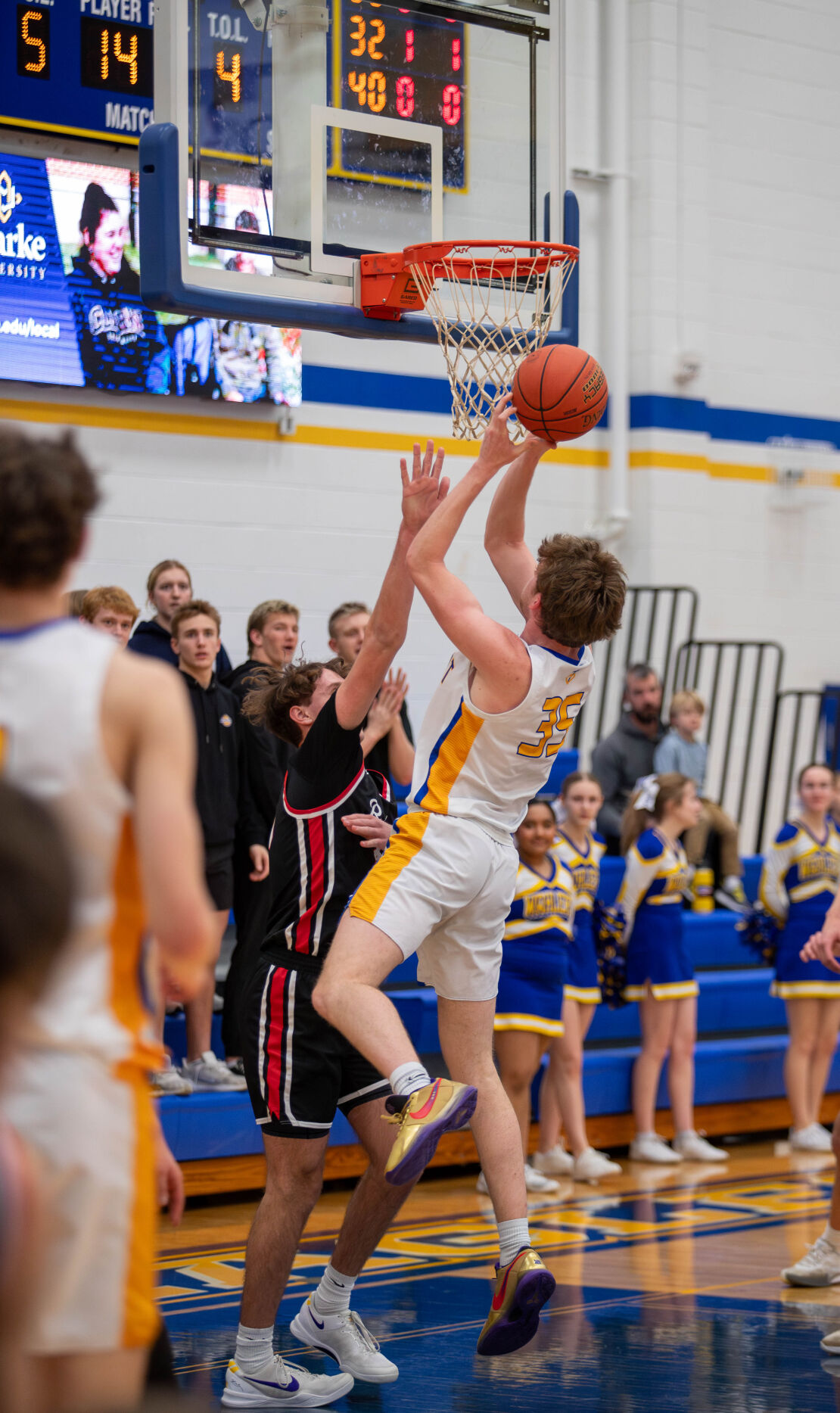 Boys prep basketball: Wahlert beats rival Western Dubuque in playoff ...
