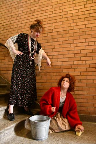 Play preview: Leapin' Lizards! It's 'Annie' at The Grand Opera House ...