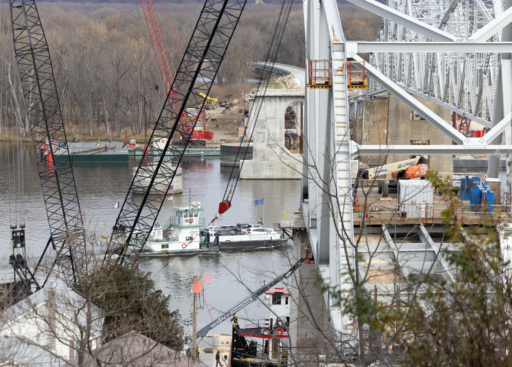 Cassville ferry heads north to service Lansing in wake of bridge ...