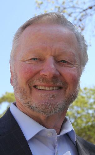 Former Dubuque mayor receives inaugural national award for civic ...