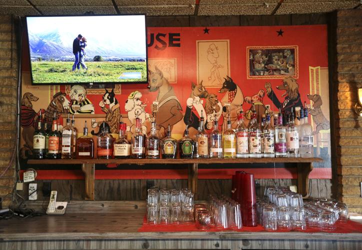 Biz Buzz: New owner for longtime Dubuque bar; boutique coming to ...