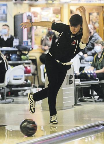 Boys prep bowling: Local bowlers shooting for trips to state | Local ...