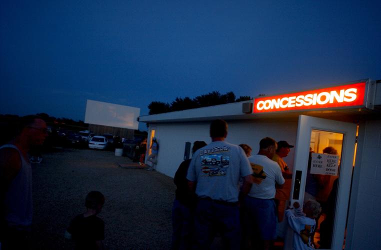 Tri-State Bucket List: See a movie under the stars at Maquoketa-area ...