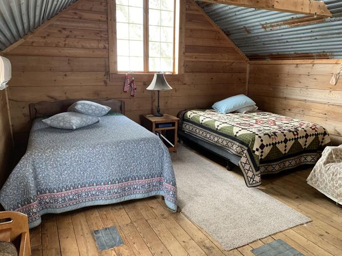 Grain bin turned lodging offers agrarian experience in Dyersville | Tri ...