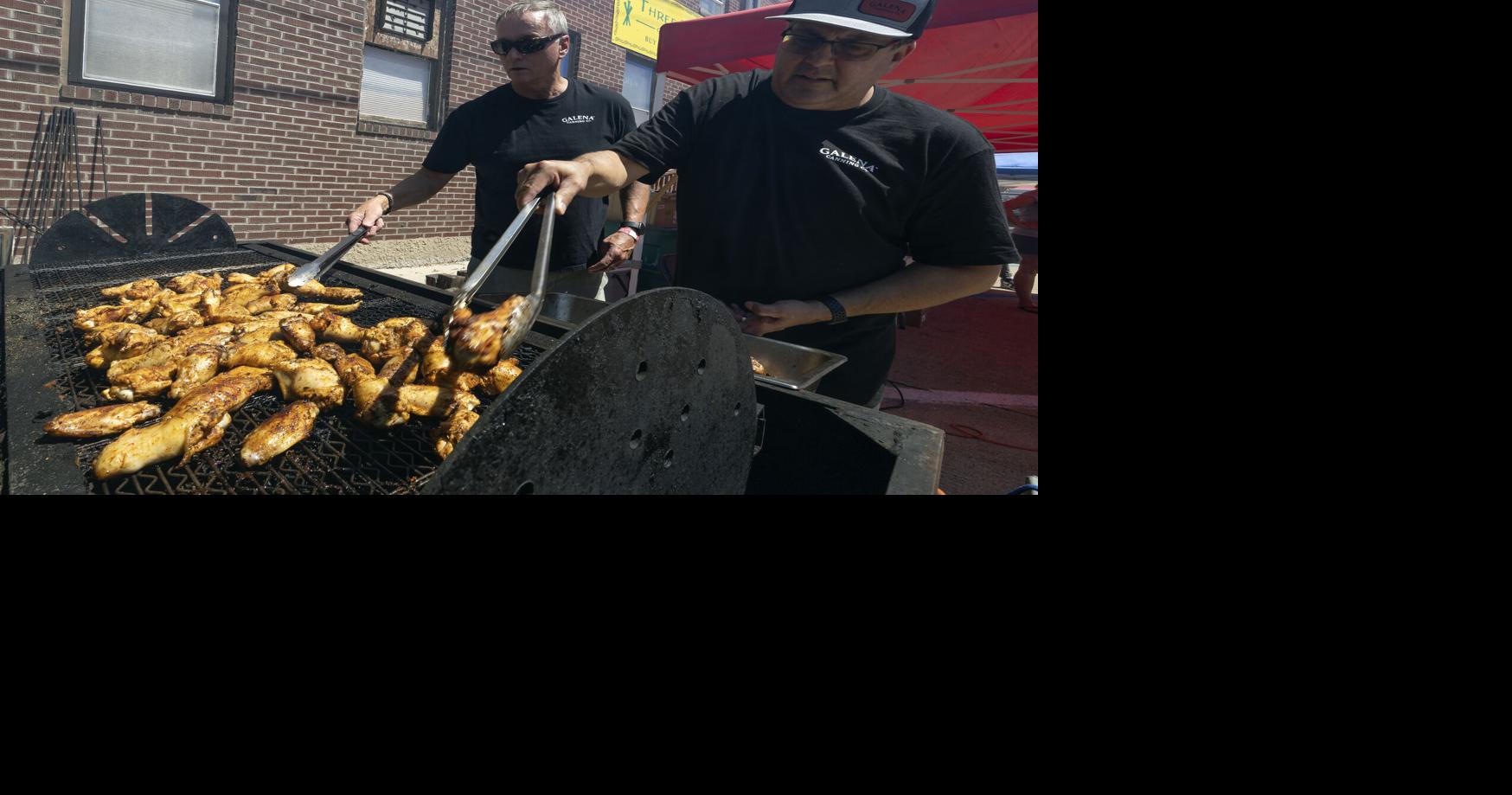 'Everyone loves wings:' Crowds converge on East Dubuque WingFest | Tri ...