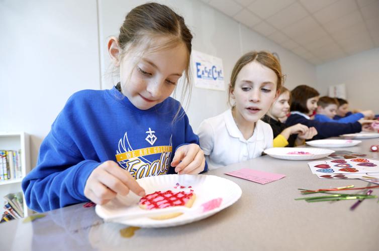 Dubuque students celebrate Catholic Schools Week with food, fun | Tri ...