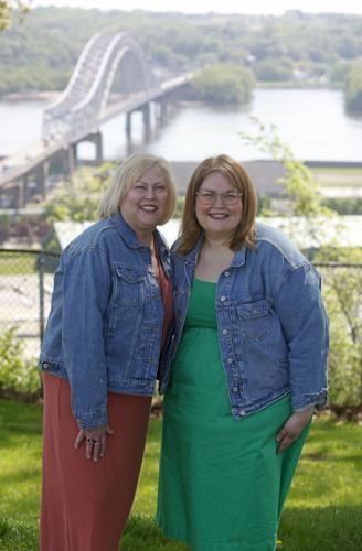 Travel gals: House of Travel owner Mary Jo Klinkhammer passes the reins ...