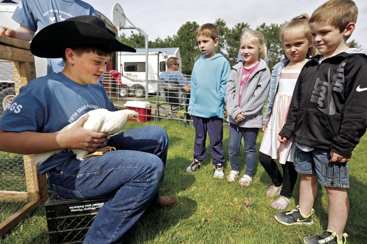 Epworth Elementary students show off farm animals for peers | Tri-state ...