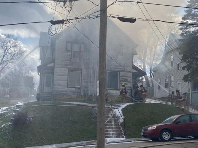 UPDATE: 2 safely escape Dubuque house fire; firefighters continue to ...