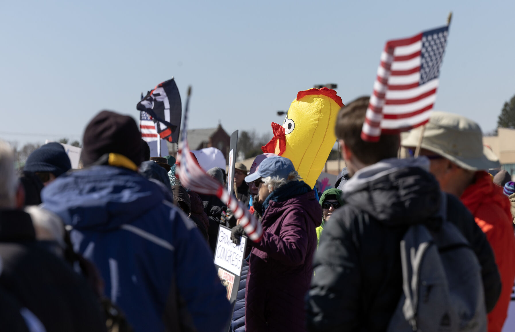'No Kings' protest in Dubuque brings out 3,000 amid national fervor ...