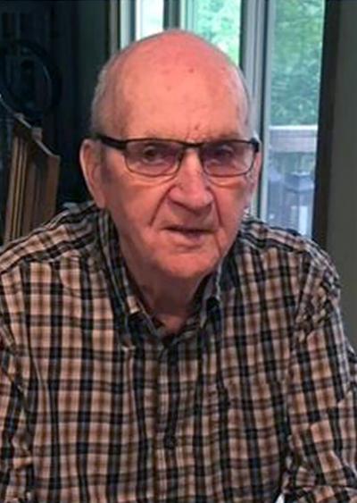 Robert E. Siegert | Obituaries Dubuque | telegraphherald.com