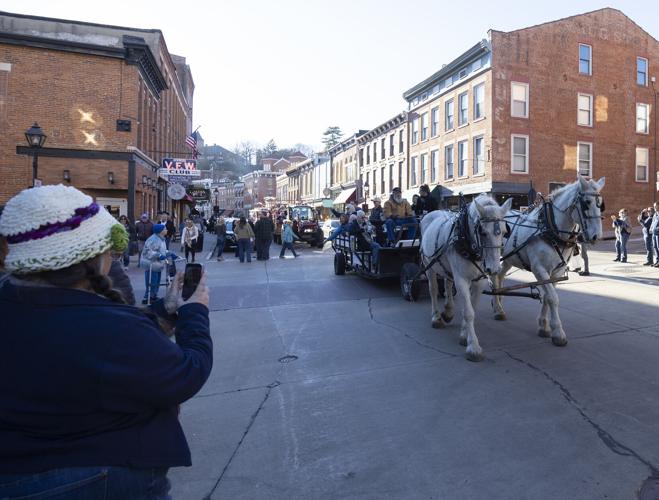 Grape cavalcade: Nouveau parade in Galena touts love of wine | Tri ...