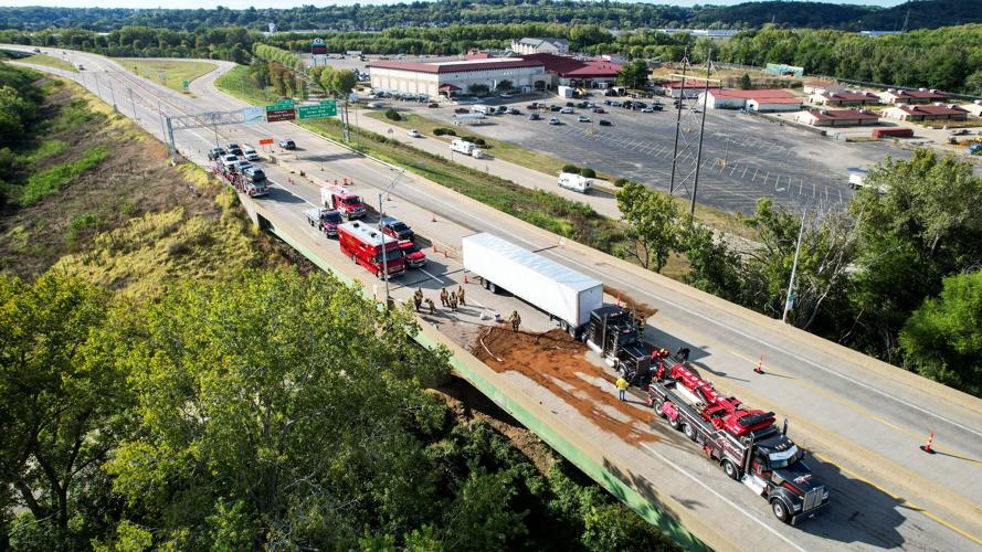 UPDATE: Police: Merging RV caused crash with semi on Dubuque-Wisconsin ...