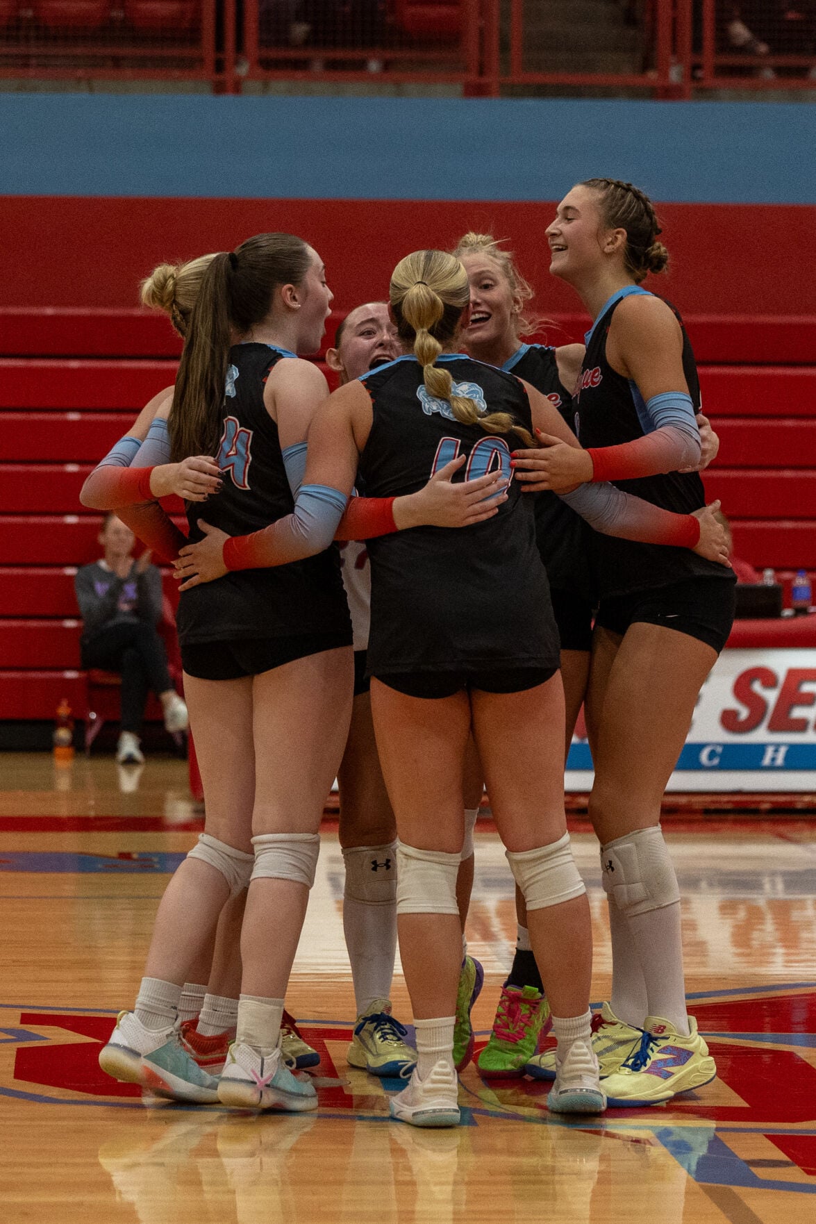 Prep volleyball: Drapeau dominates as Senior beats Wahlert | Local ...