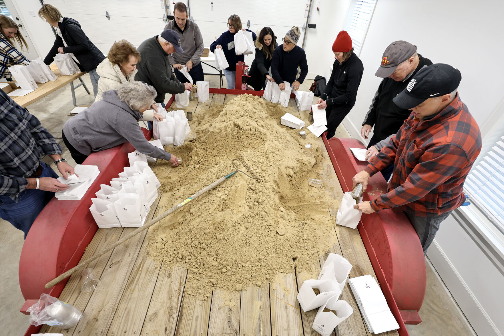 Plymouth Court celebrates luminaria tradition 90 years after first ...