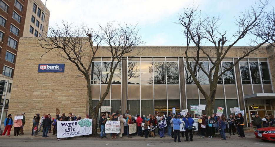 More than 50 in Dubuque protest Dakota Access pipeline | Tri-state News ...