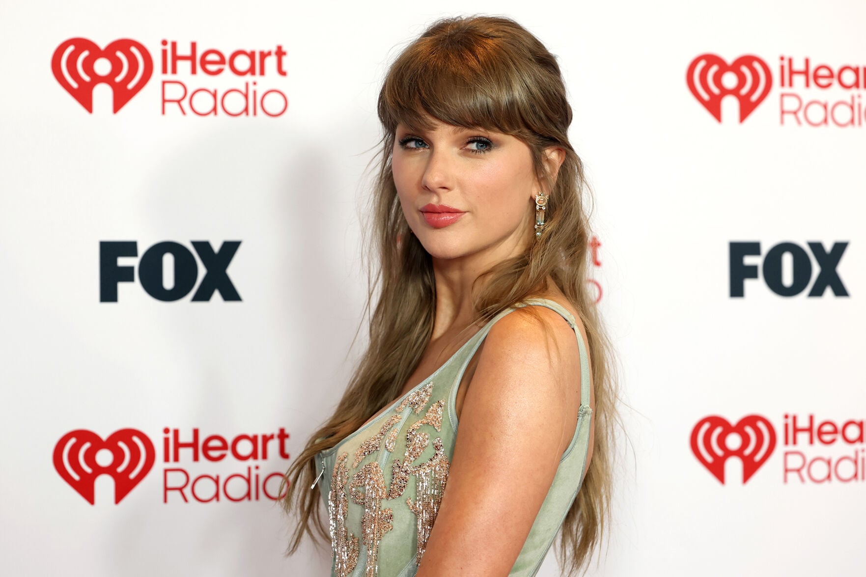 Taylor Swift’s net worth is now $2 billion, according to Forbes ...