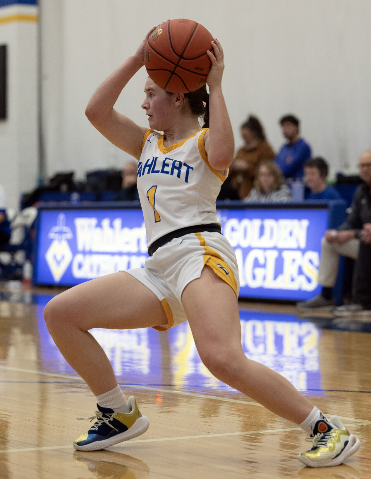 Girls prep basketball: Wahlert aiming for top MVC finish | Local Sports ...