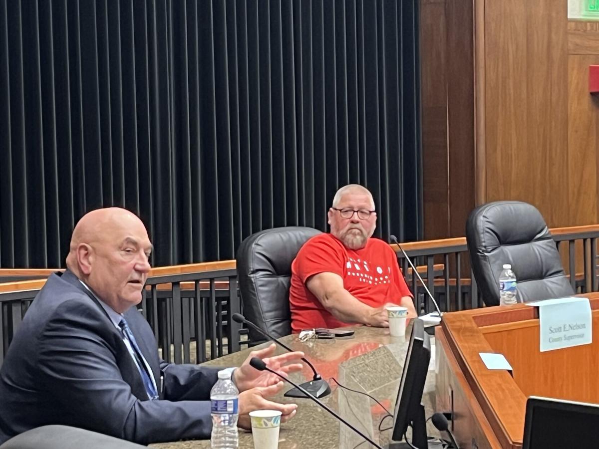 Republican Dubuque County supervisor candidates spar over incidents ...