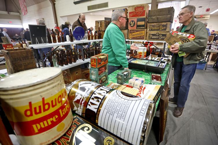 Love of collecting brewery, beer items draws crowd at Potosi event ...