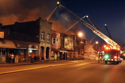 Fire ravages Illinois community's downtown | Iowa-Illinois-Wisconsin ...