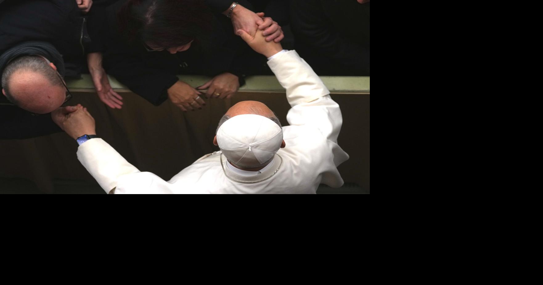 Pope offers gentle critique of Vatican culture in Christmas greeting ...