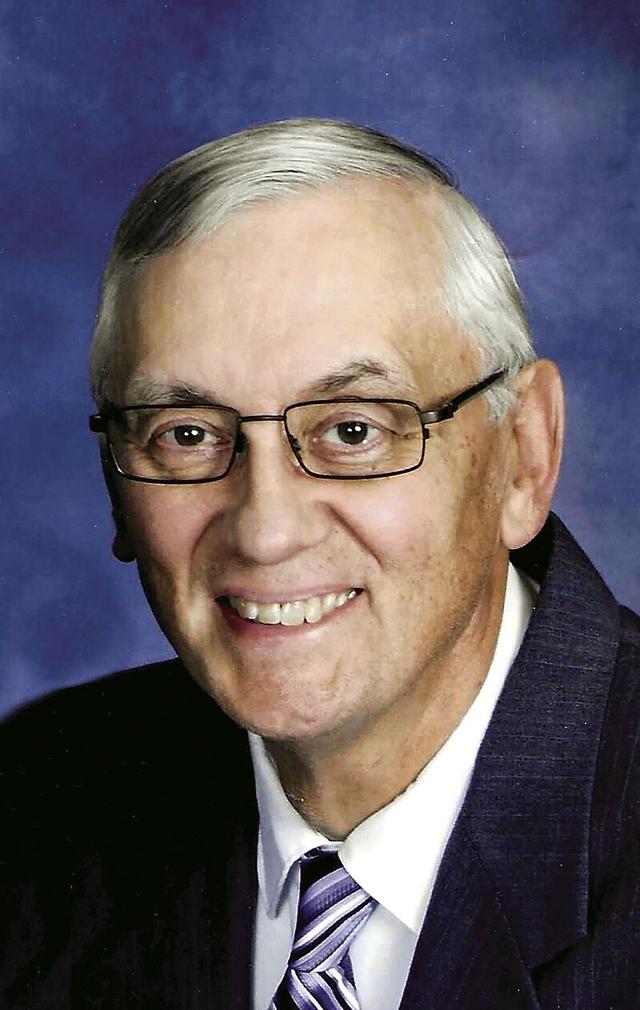 Kenneth H. Luchtenburg | Obituaries Dubuque | telegraphherald.com