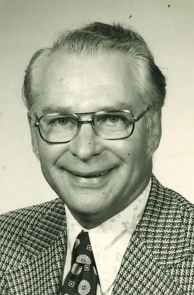 Kenneth J. Ehlinger | Obituaries Dubuque | telegraphherald.com