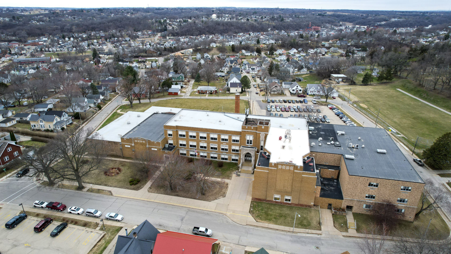 Dubuque schools poised to call for bond election, confirm closure of ...