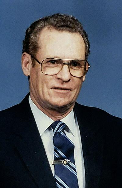Philip L. Sweeney | Obituaries Dubuque | telegraphherald.com