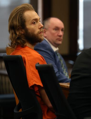 Dubuque man charged with murder to undergo mental health evaluation ...