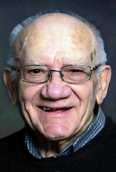 Howard P. Rettenmeier | Obituaries Dubuque | telegraphherald.com