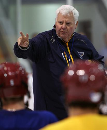 St. Louis Blues coach Ice Bears | Gallery | the-standard.org