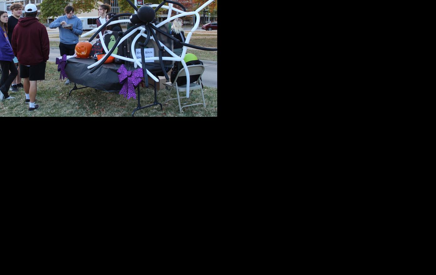 Maroon and Fright Night embraces "Haunted Homecoming" theme | Gallery ...