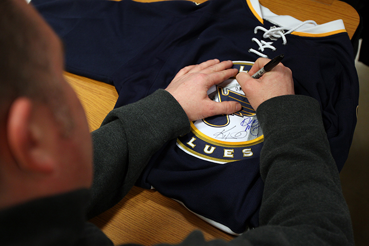 St. Louis Blues coach Ice Bears | Gallery | the-standard.org