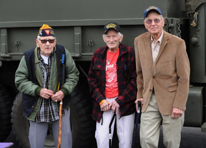 100-year-old Navy veteran rides as grand marshal in Walker's annual ...