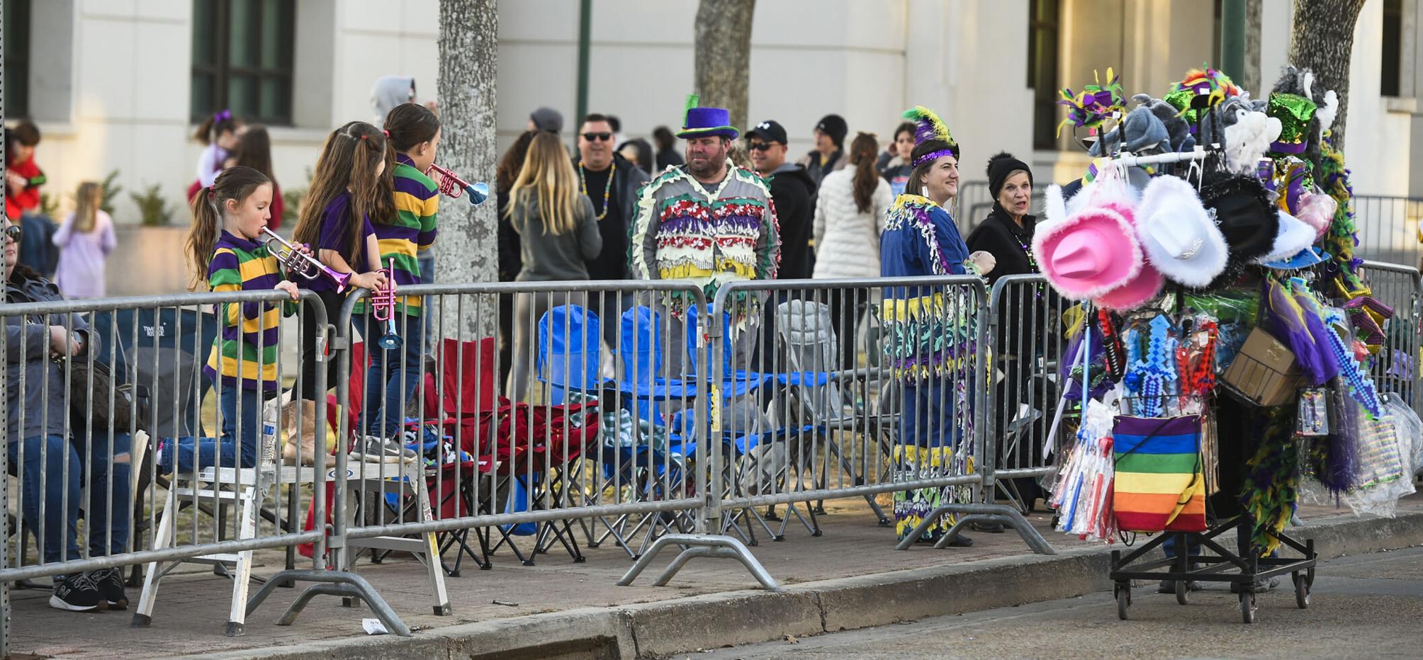 Photos: Queens Parade rolls through Lafayette Monday night | Photos ...