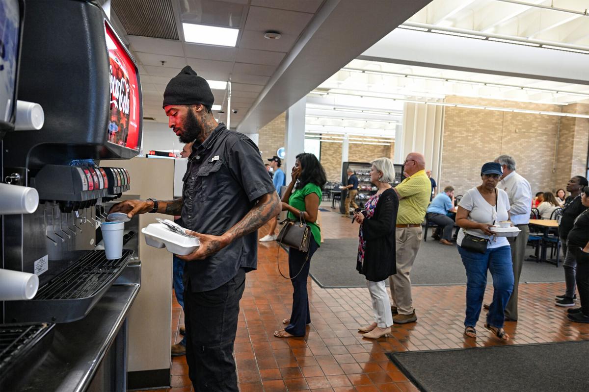 Tasty $8 meals at Baton Rouge cafeteria cooked by inmates | Food ...