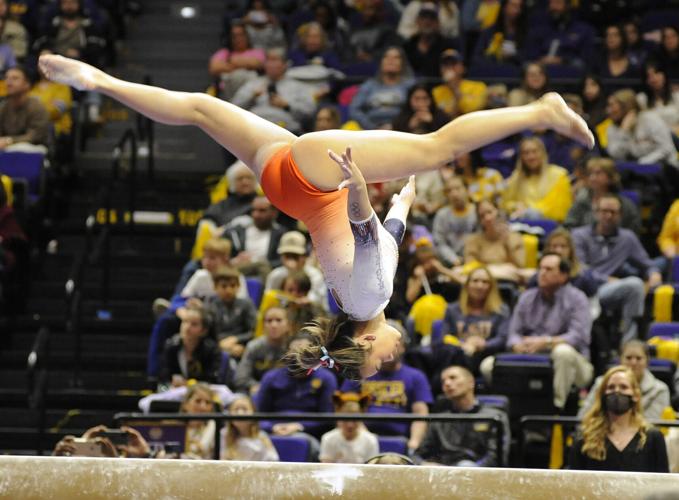 Suni Lee notches a perfect 10 for Auburn and wows the PMAC crowd — even ...
