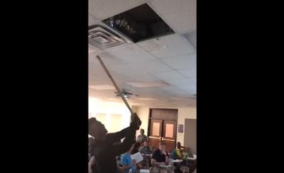 Jonathan Giles might've already won over LSU fans -- after swatting ...